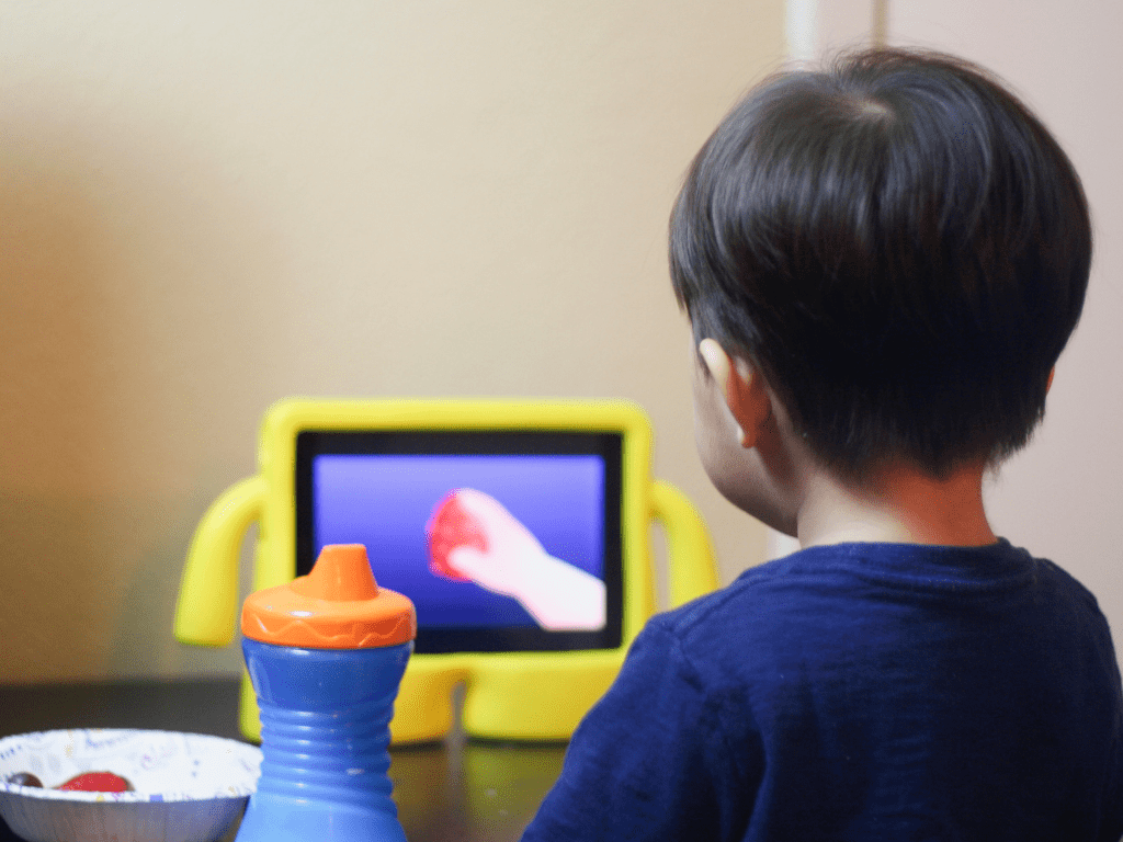 Screen Time pada Anak: Apa Dampaknya dan Kapan Diperbolehkan? - Kosambi ...
